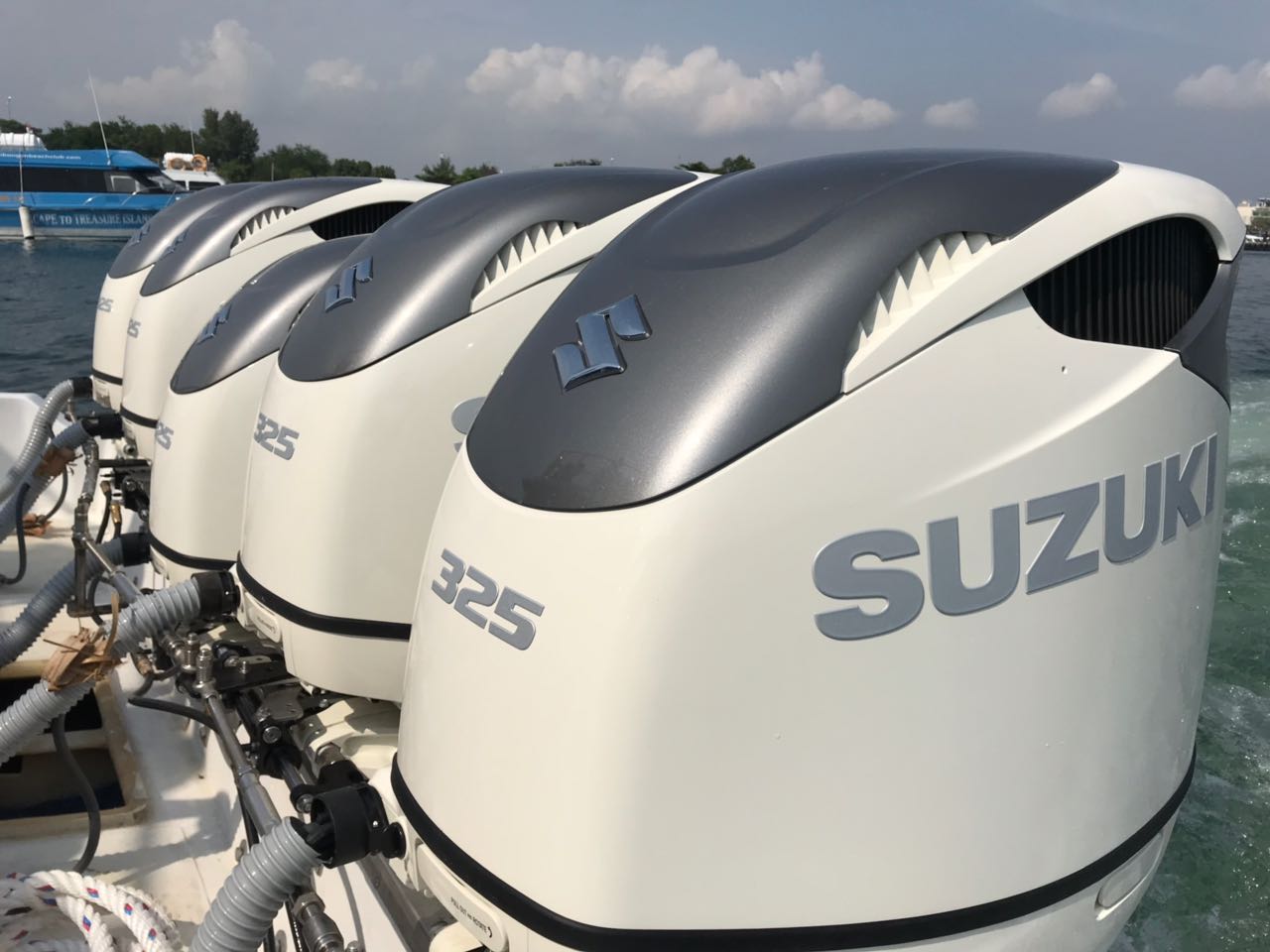Suzuki Indonesia Hadirkan Mesin Tempel Dual Propeller Satu-satunya di Dunia Outboard Motor ...